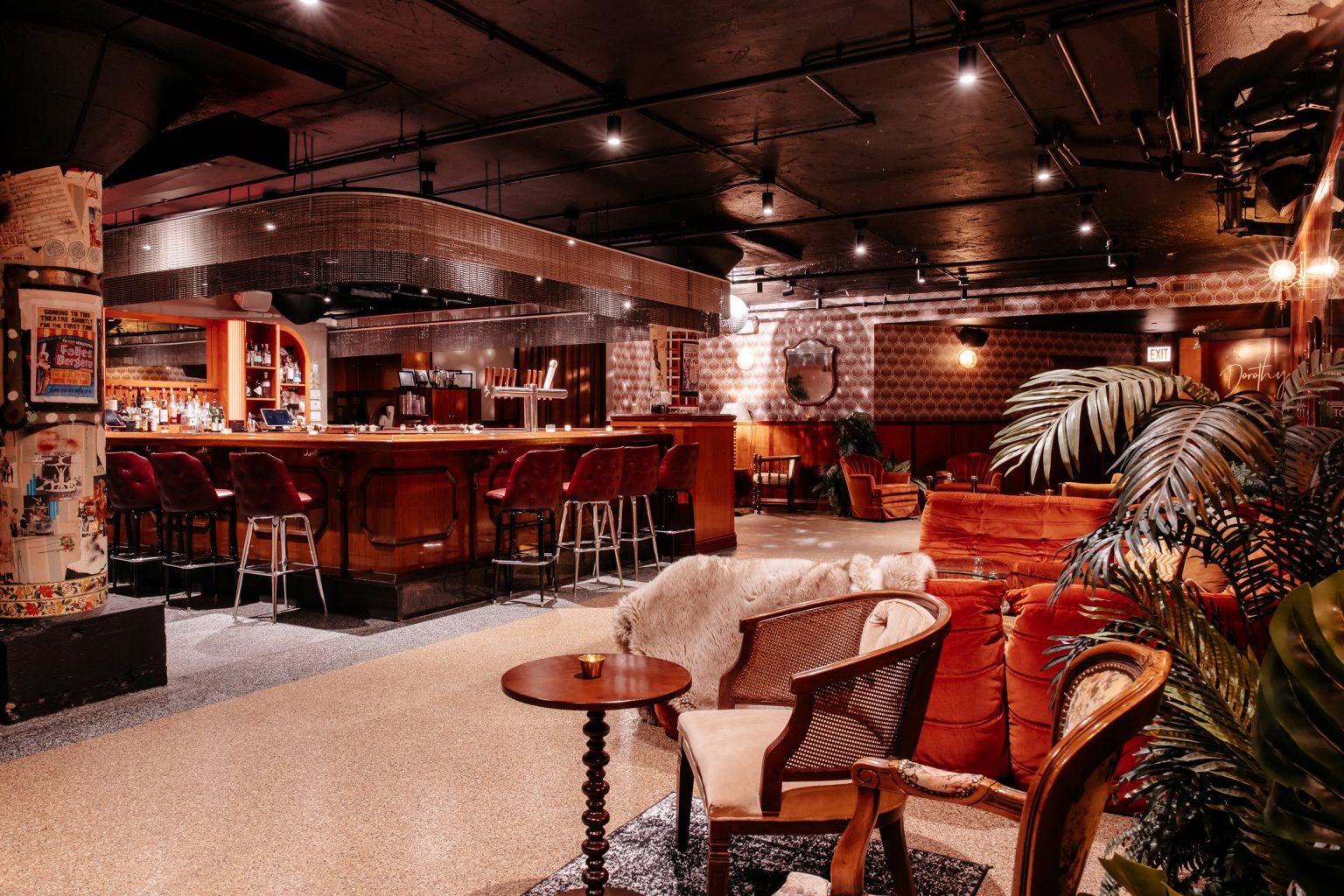 Chicago Lesbian Bars and GLBTQ+ Bars Guide